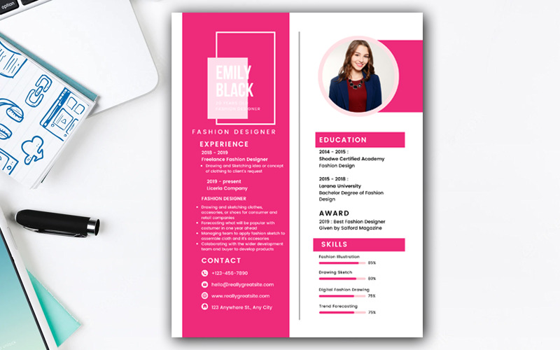 Nyomtatható önéletrajz sablon PDF Emily Black